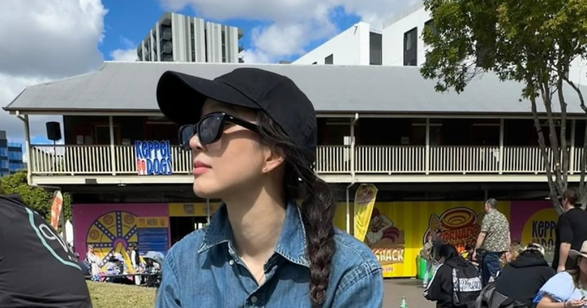 '44세' 정려원, 166cm 47kg 뼈말라 몸매 드러난 패션…내추럴해도 드러나는 각선미