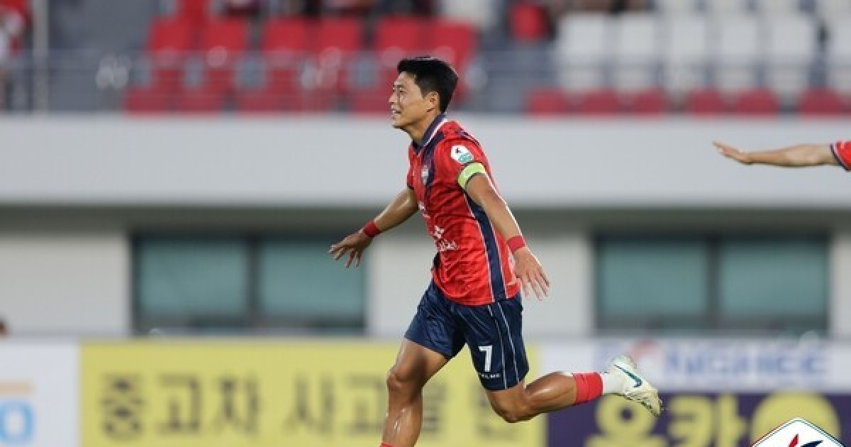 [K리그1 26R] 서울 징크스? 시원하게 극복! '6골 융단폭격' 김천, 6-2 쾌승→2위 '껑충'