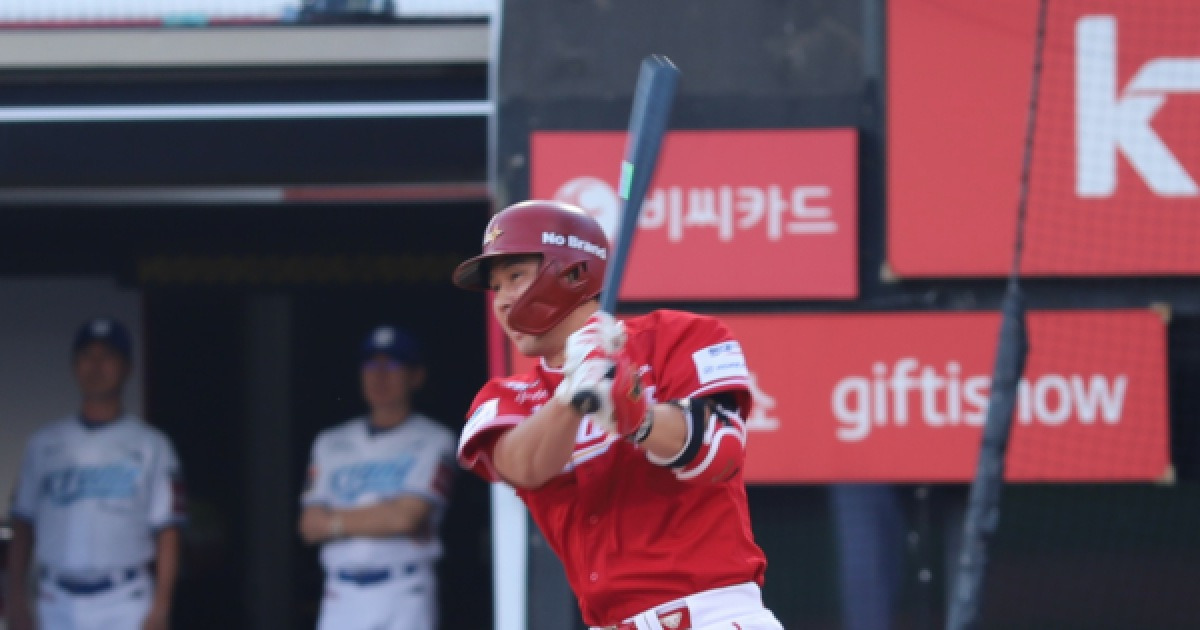 최정이 가는 길이 곧 역사가 된다...개인 통산 1500득점, KBO리그 역대 최초 대기록 달성 [스춘 이슈]