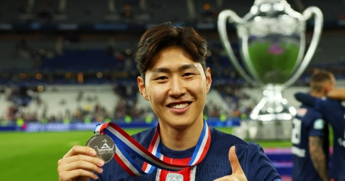 박지성의 맨유냐 박주영의 아스널이냐... 이강인, EPL이 부른다···“아르테타 감독이 LEE를 경기판도 바꿀 게임 체인저로 평가”