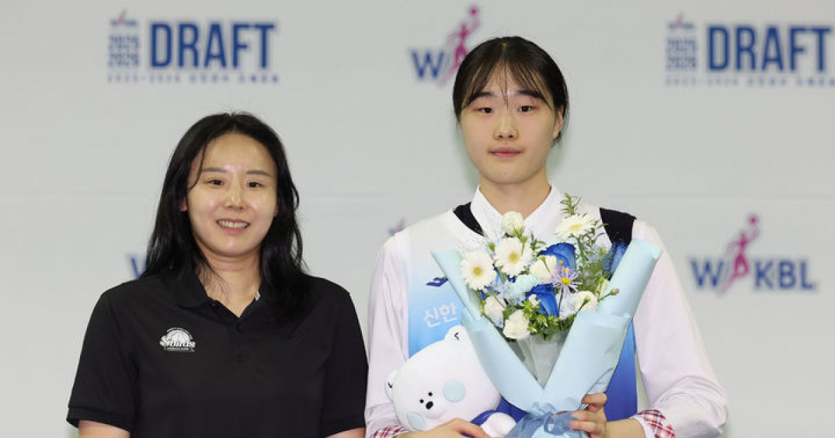 이가현, WKBL 신인 드래프트 전체 1순위로 신한은행 입단…14명 프로행(종합)