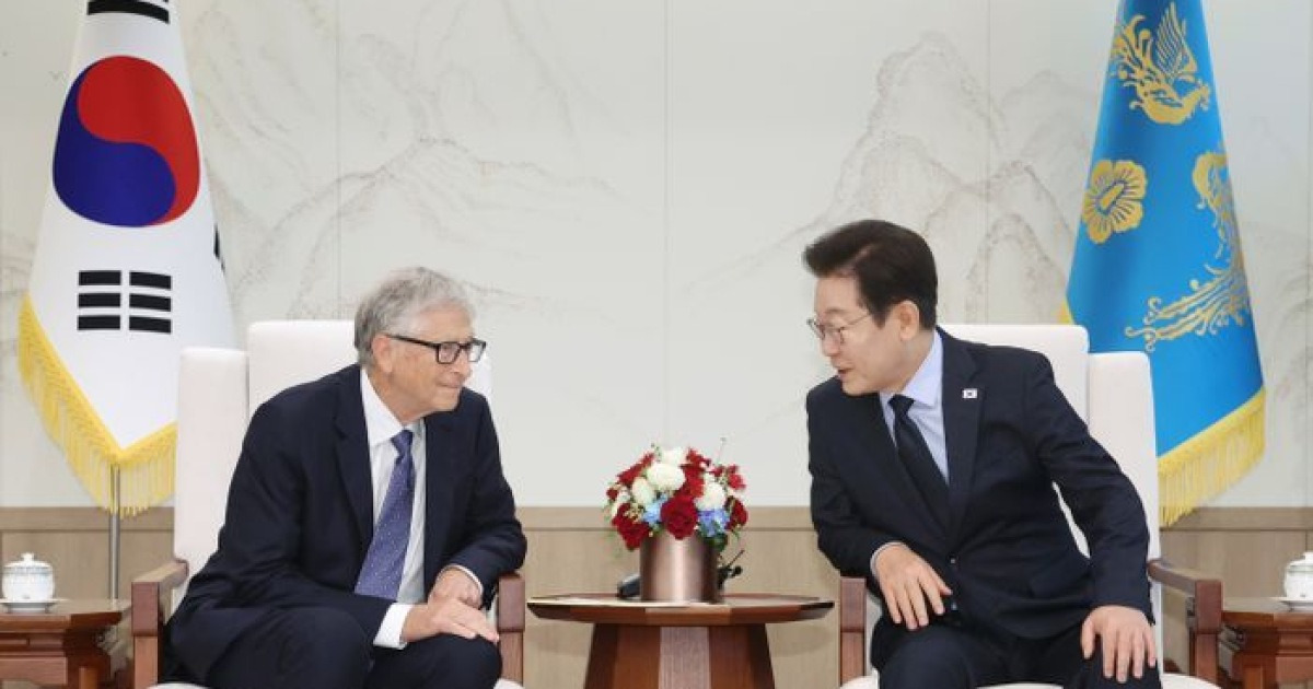 李대통령, 빌 게이츠 만나…글로벌 보건·AI·SMR 의견 나눴다