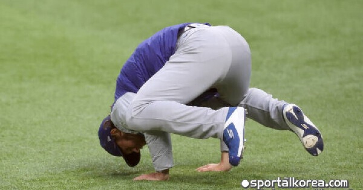 160km 던지는 오타니보다 낫잖아? '미국판 유희관' 93.8km 던지는 ML 레전드 커쇼, 포스트시즌 4선발 '성큼'