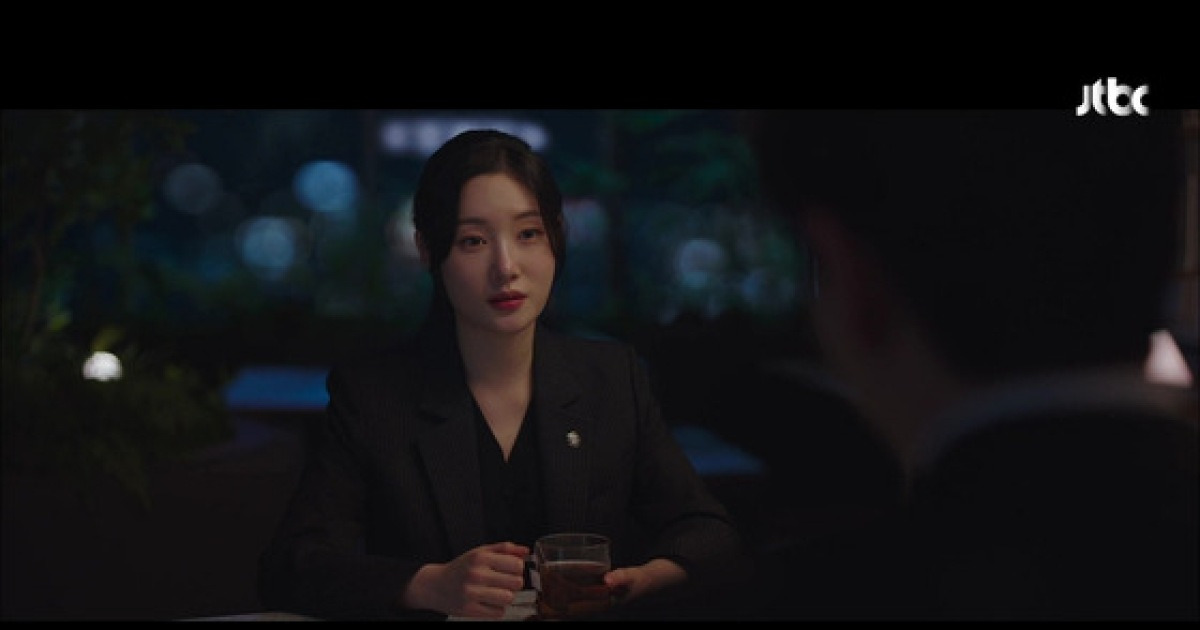 '에스콰이어' 이진욱 위기…후배와 부적절 관계 의심 받아