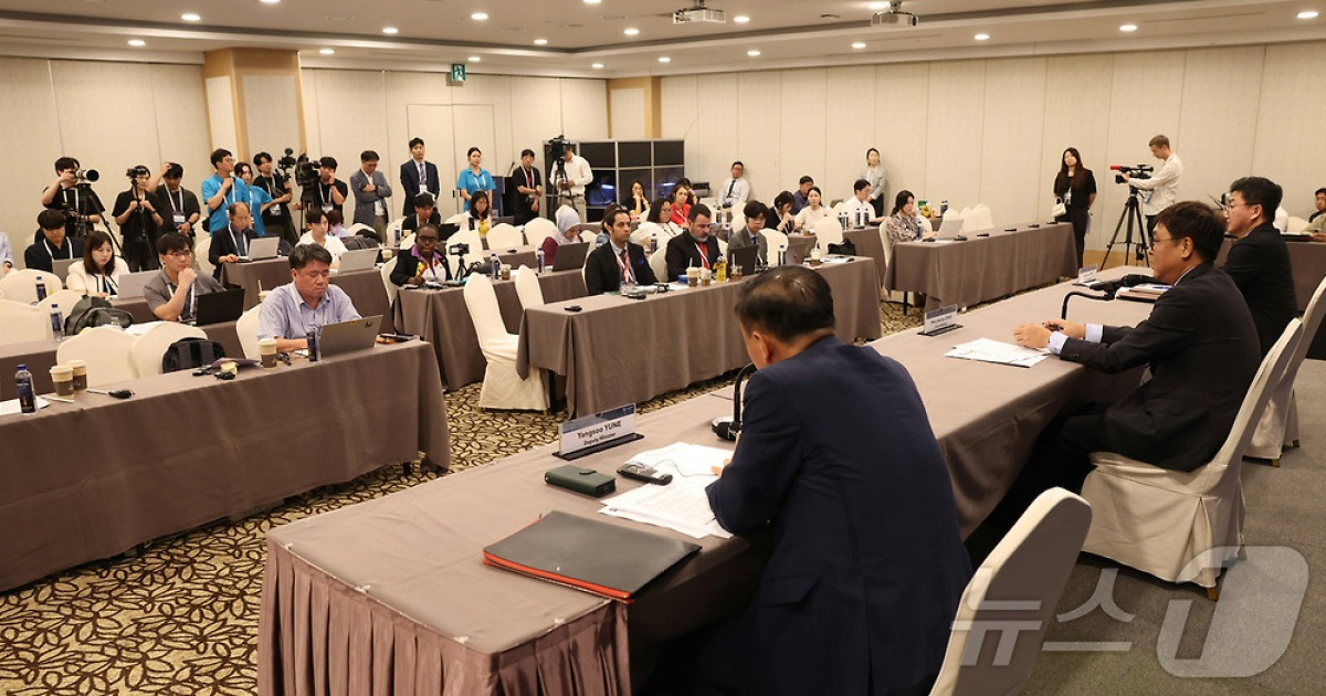 최휘영 장관, APEC 문화산업고위급대화 기자회견