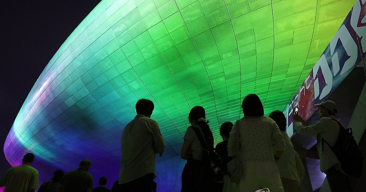 기술과 예술의 융합 '서울라이트 DDP 2025 가을' 개막