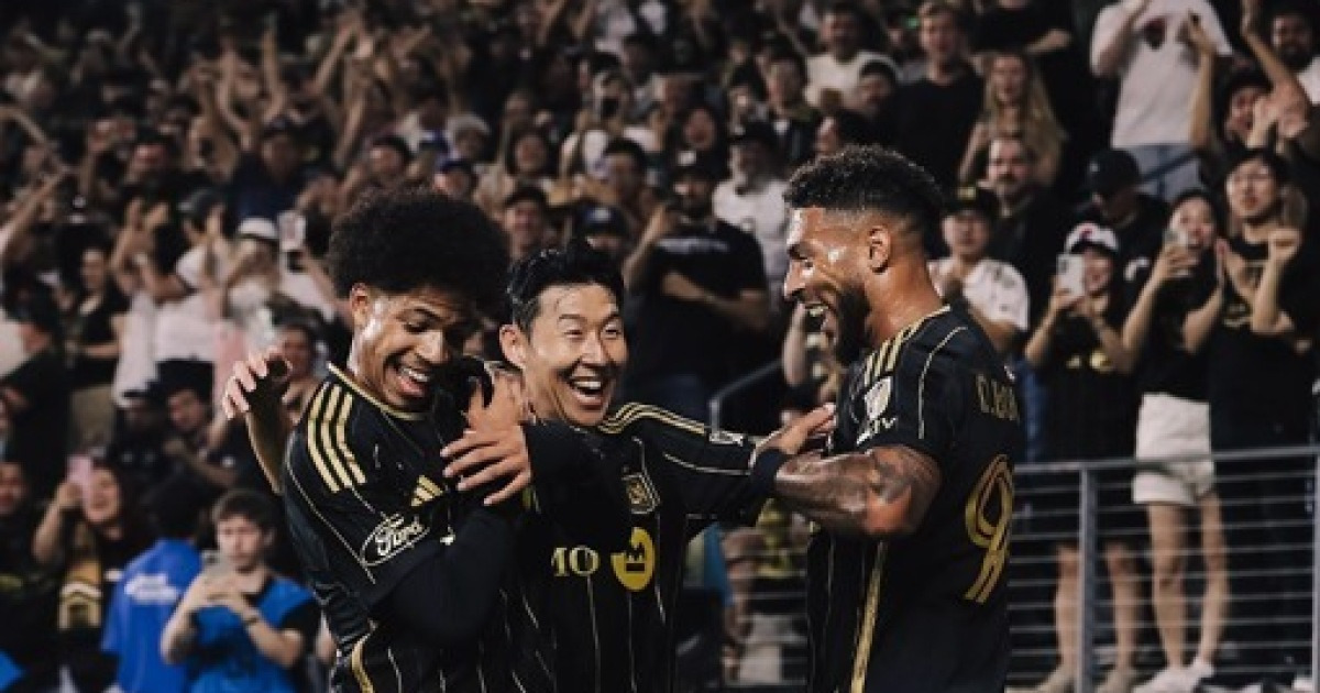 'MLS 스타' 손흥민, LAFC 홈 데뷔전 90분 활약...2만 관중 '환호'