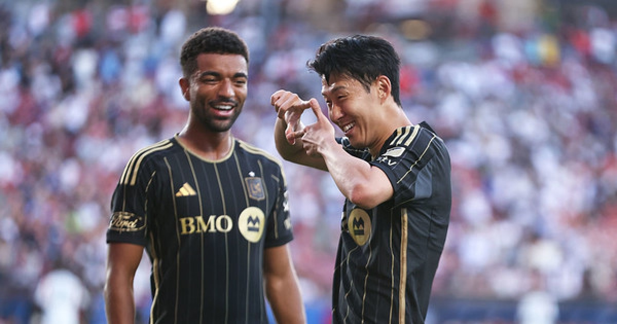 [라인업] '홈 데뷔전' 손흥민, 오늘도 스트라이커로 선발 출격! 홈 팬 앞에서 3경기 연속 공격포인트 도전