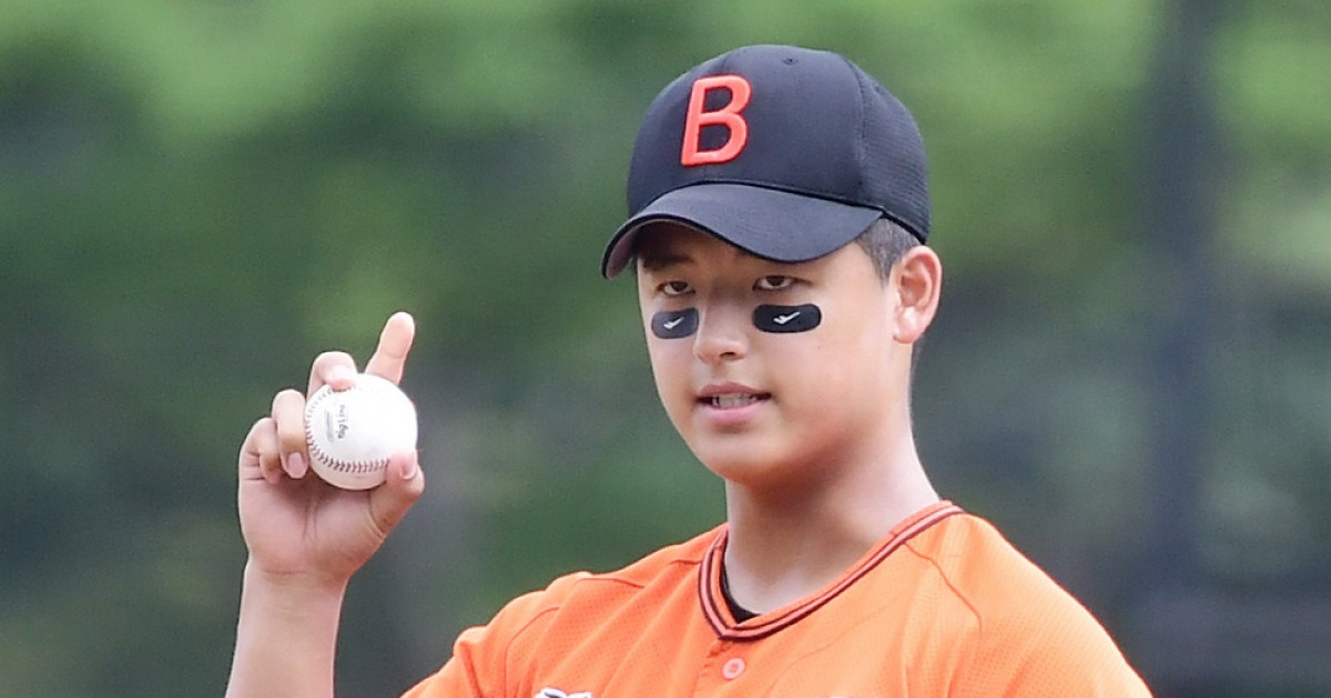 28억 ML 제안 뿌리친, 157km 특급 유망주가 하늘에서 뚝 떨어졌다...함박웃음 키움 "이미 만장일치 결정"