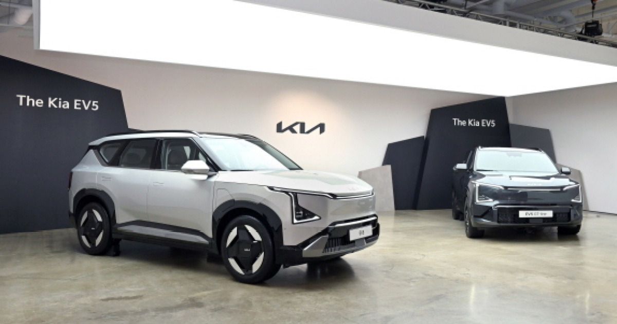“4000만원대 패밀리 전기차”…기아, 460km 달리는 EV5 출시