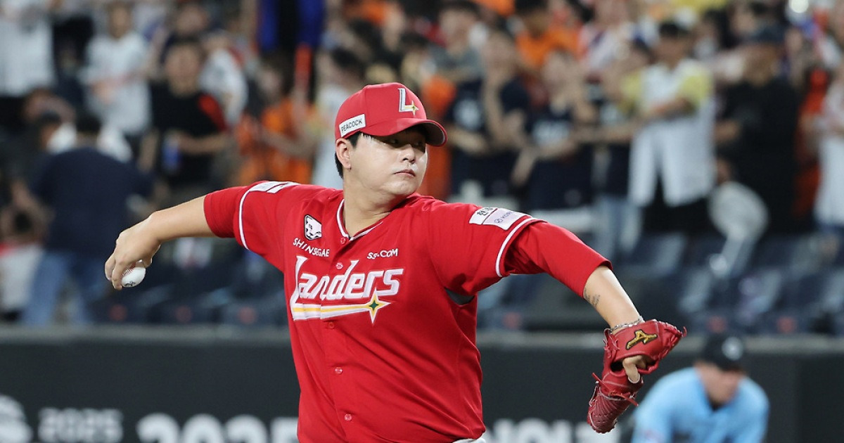 SSG 김민, 단단한 불펜의 '숨은 MVP'…"더 높이 올라가겠다"