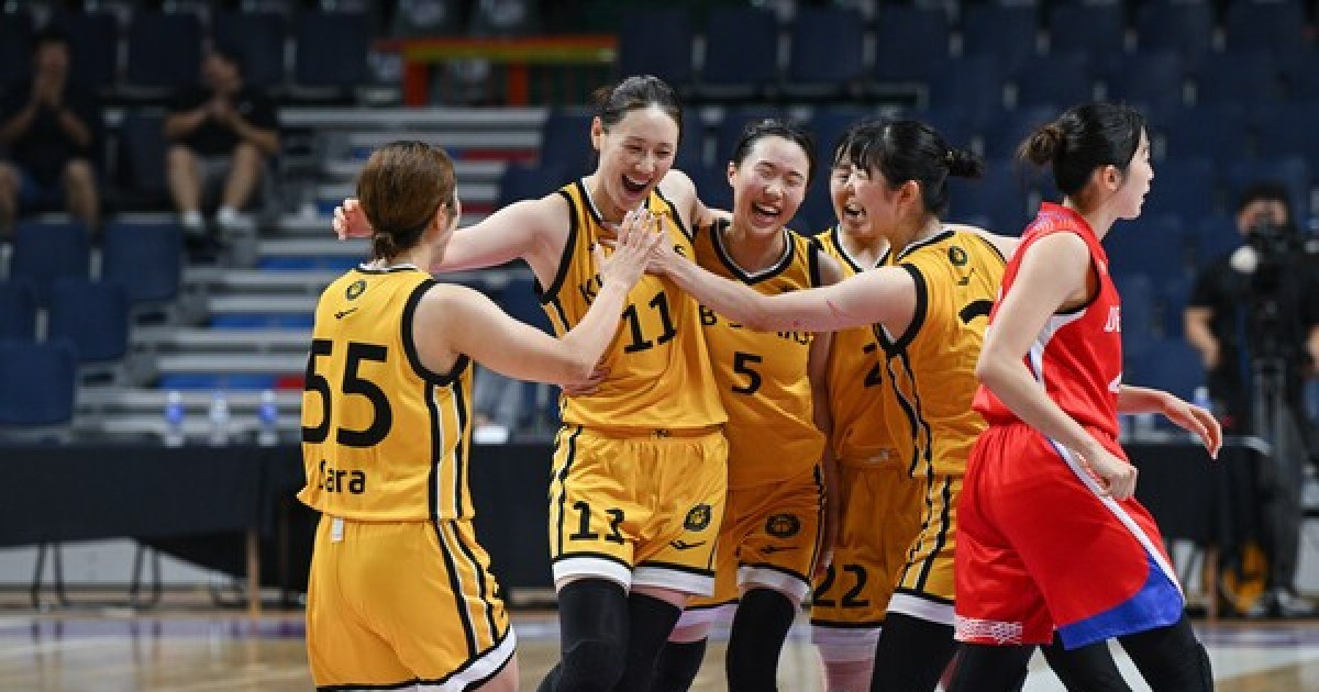 '2.7초 버저비터 강이스리포인트' KB, 日 꺾고 조 1위 4강행…韓 자존심 세웠다