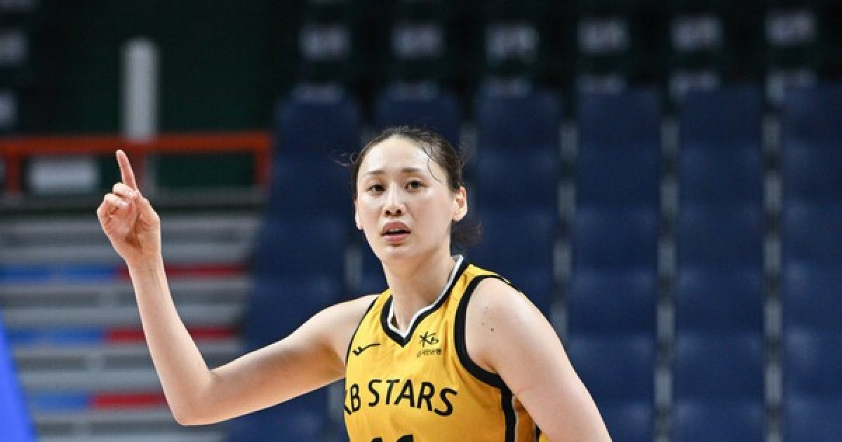 [STN 현장] '27점 분투' KB 강이슬의 바람, "농구가 더 늘었으면 좋겠다"