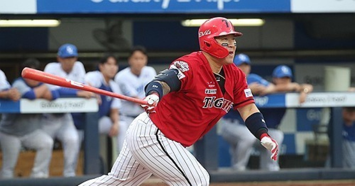 '순위 뒤바뀐 KIA vs NC' 최형우 활약으로 KIA 4연패 탈출...8-4 완승