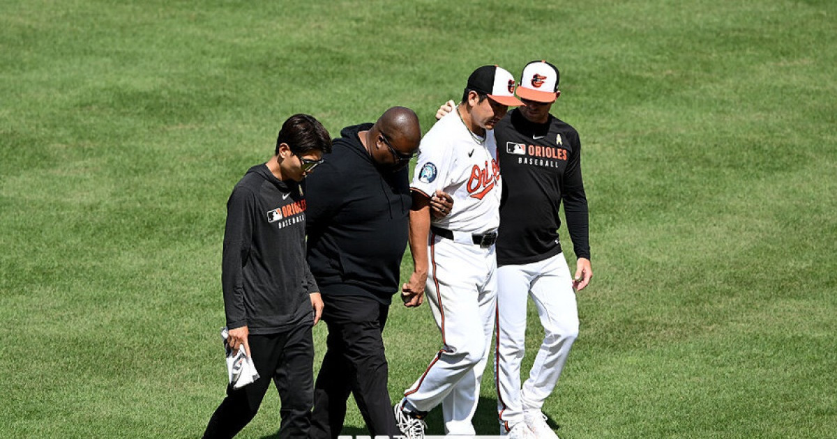 하필 김혜성 154km 타구에 맞다니…日 10승 투수 부축받고 강판, 동료는 "민감한 부위인데" 탄식