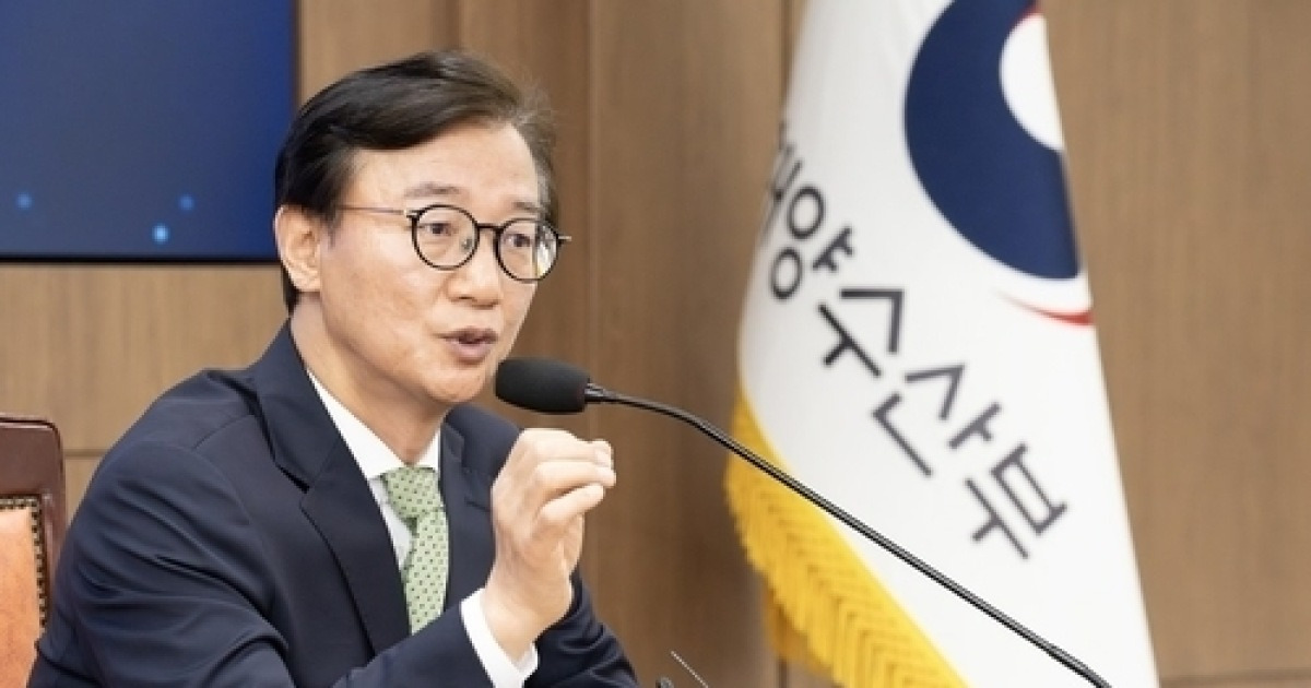 전재수 "HMM 매각, 국가기간산업 차원서 고려해야"