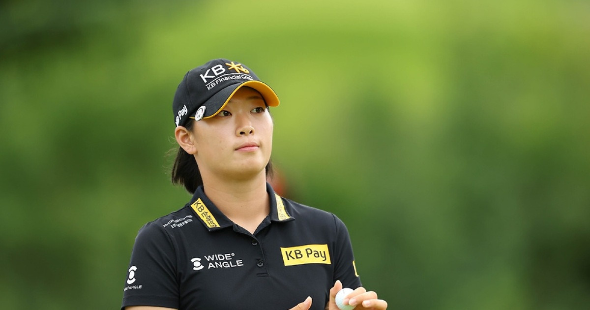 방신실·이동은, KLPGA 투어 OK저축은행 읏맨오픈 2R 공동 1위