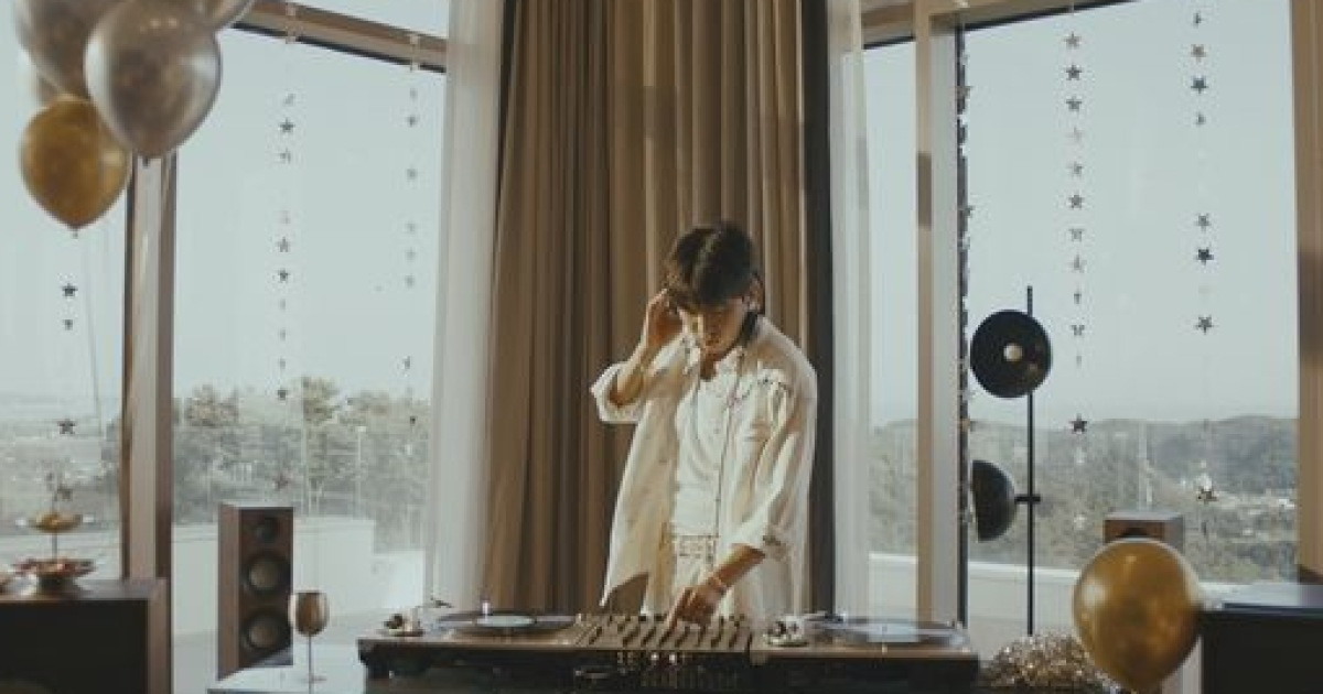 임영웅, 보고 듣는 순간 ‘얼씨구’..‘ULSSIGU’ MV 공개