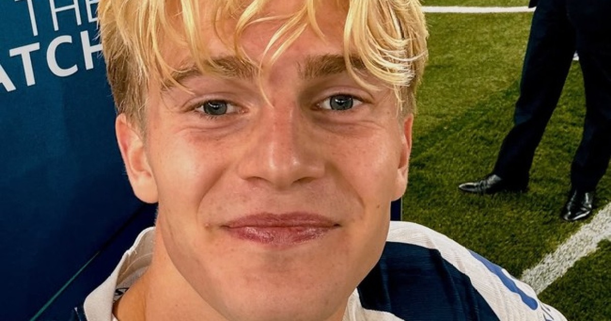 [오피셜] '손흥민이 잘 키웠다'...06년생 토트넘 꽃미남, 비야레알전 승리 이끌고 UCL POTM 선정