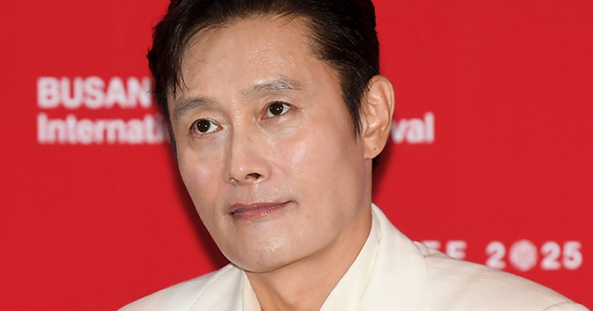 ‘어쩔수가없다’ 이병헌 “박찬욱 감독과 오랜만에 작업, 신나고 설레”[MK★BIFF현장]