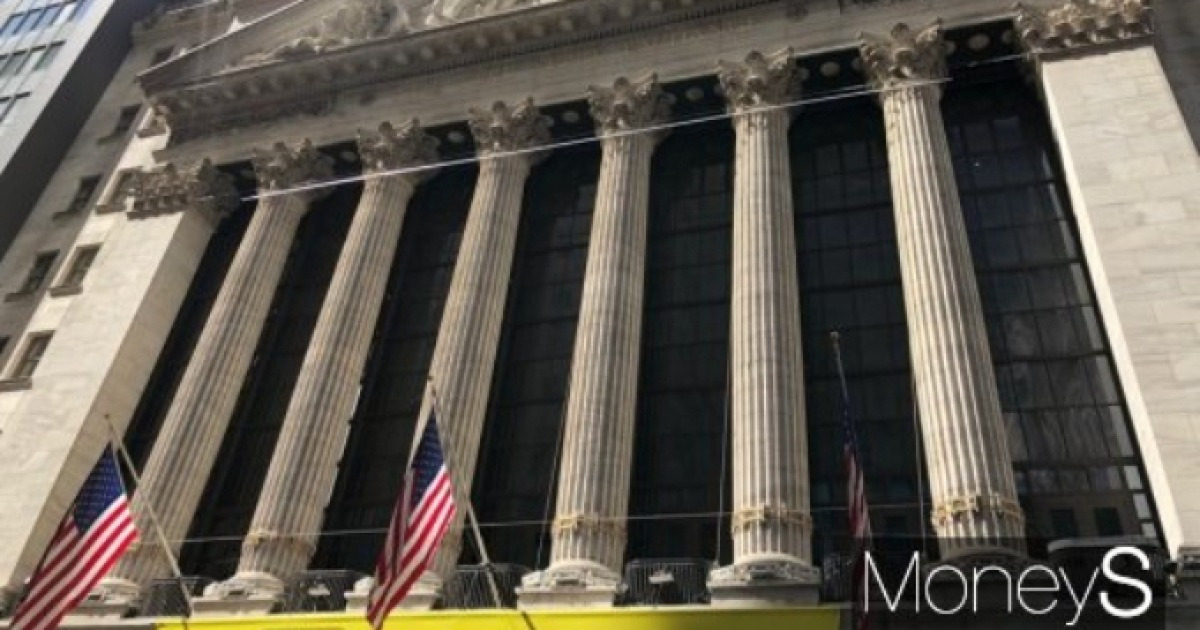 [뉴욕증시] 'FOMC D-1' 미 금리 인하 여부에 촉각… 다우 0.3%↓