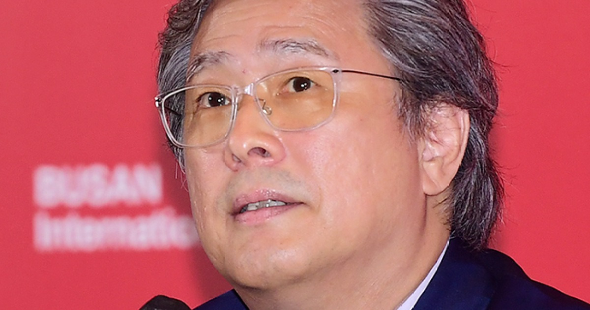 '어쩔수가없다' 박찬욱 감독 "개막작 선정 처음, 감개무량하다" [30th BIFF]