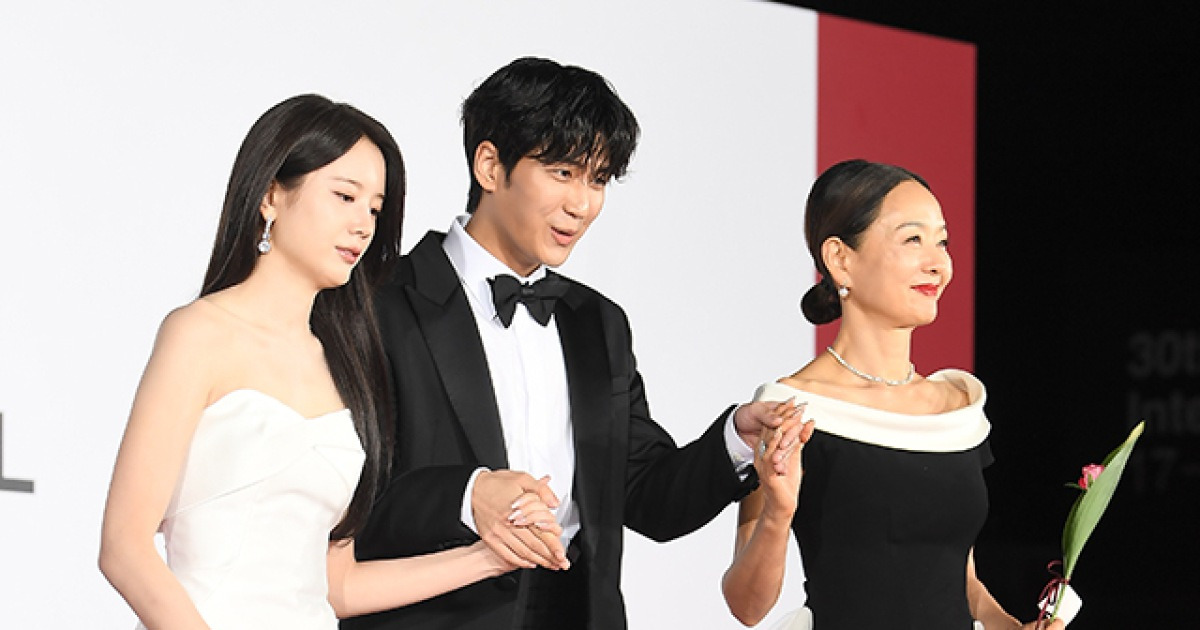 배종옥-장규리 ‘BIFF 레드카펫’ [MK포토]