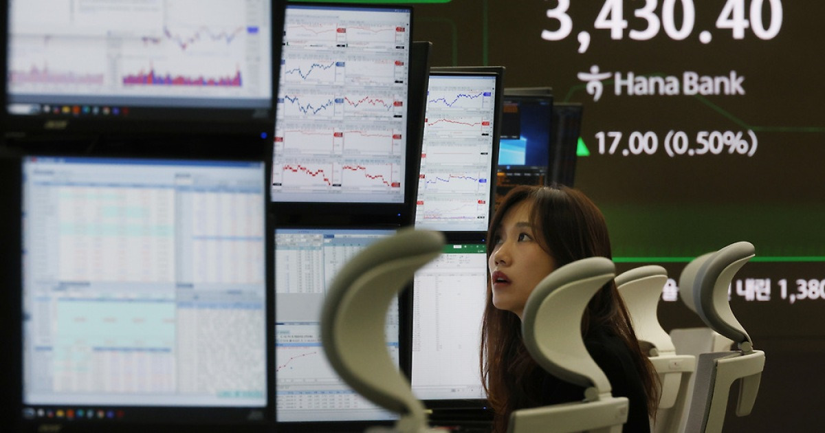 SK하이닉스 35만4000원 ‘또’ 터치…삼성전자는 8만원 문턱서 미끌 [종목Pick]