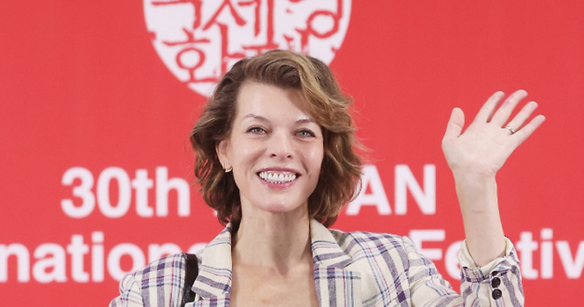 엄마이자 군인 된 밀라 요보비치 "'프로텍터', 여성에 길 터줄 영화"[30th BIFF]