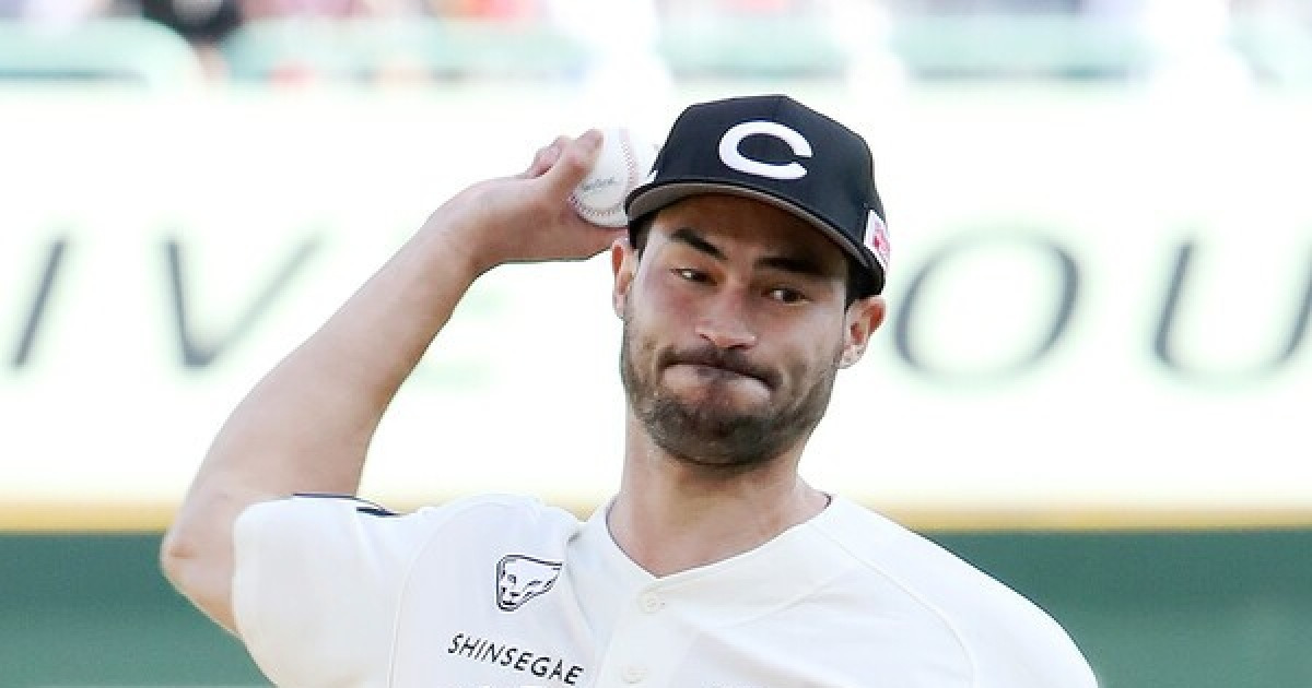 '화이트 시즌 10승' SSG, 15-2 대승으로 3위 굳히기…두산은 포스트시즌 좌절