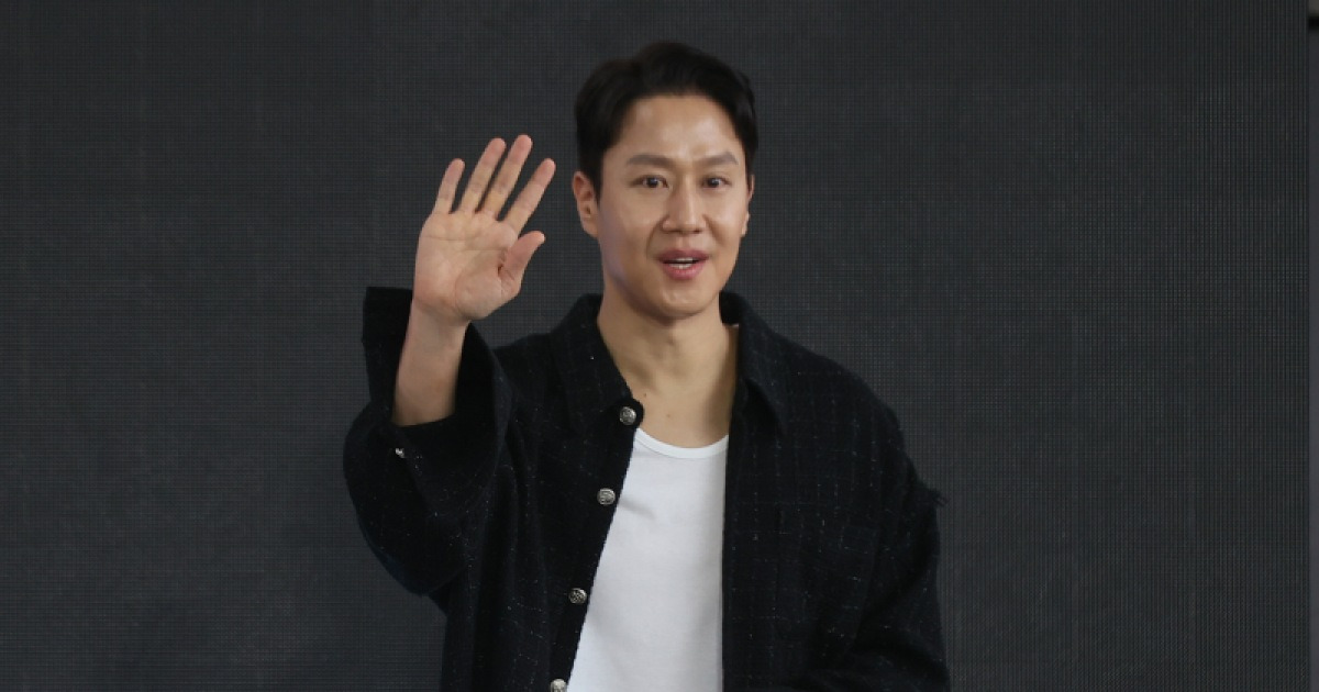 ‘감독 데뷔’ 정우 “‘짱구’, 아내 김유미 덕분에 창고서 꺼낸 작품” [30th BIFF]