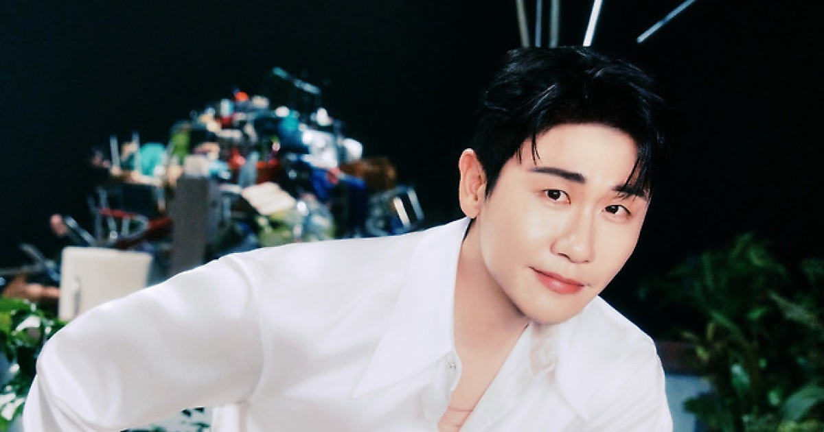 영탁, KBS 예능 꿰찼다…이경규와 '개훌륭' MC 호흡 [공식]