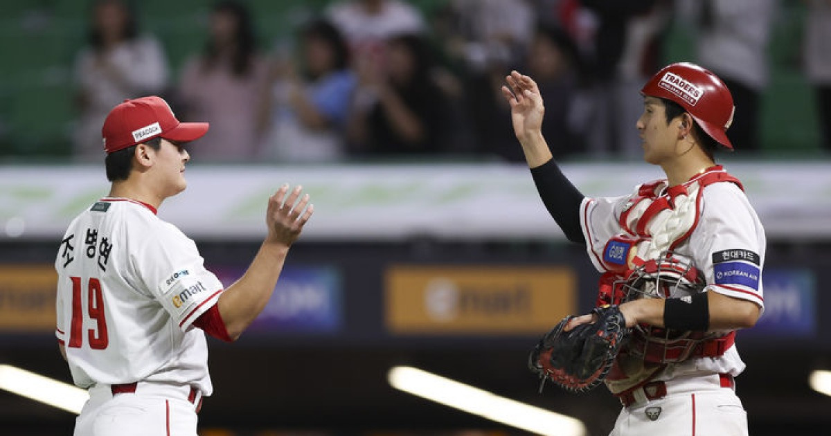 '김건우 12K 쾌투' SSG, KIA 꺾고 3위 사수…삼성·KT도 나란히 승리(종합)