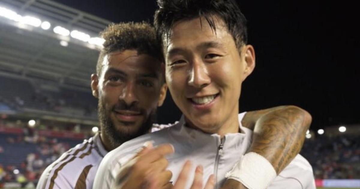 '흥님 먼저~ 앙가 먼저~' 손흥민·부앙가 듀오 MLS 정복 이유 있었다...GOAT 메시 뛰어넘을 기회인데 PK 양보 "SON 얼굴만 봐도 웃음나"