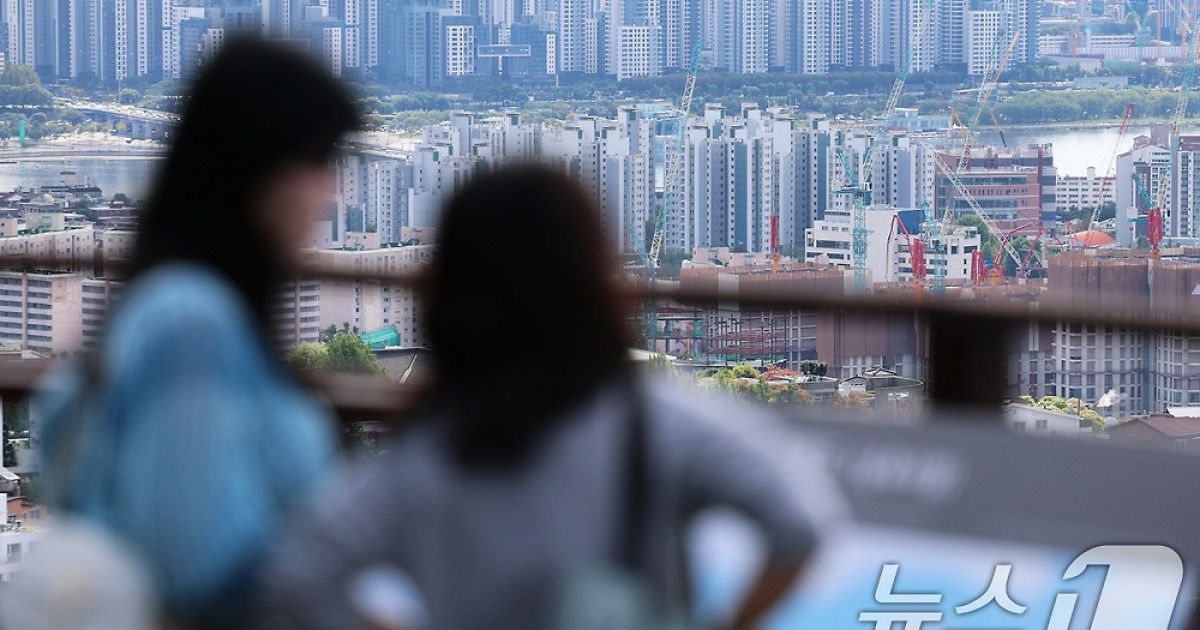 '주거 사다리 붕괴 논란'에 한 발 뺐나…서민·실수요자 LTV 60%까지