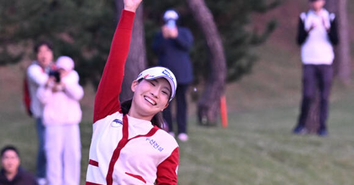 5차 연장 끝에 생애 첫 KLPGA 우승 거머쥔 이율린 [TF사진관]
