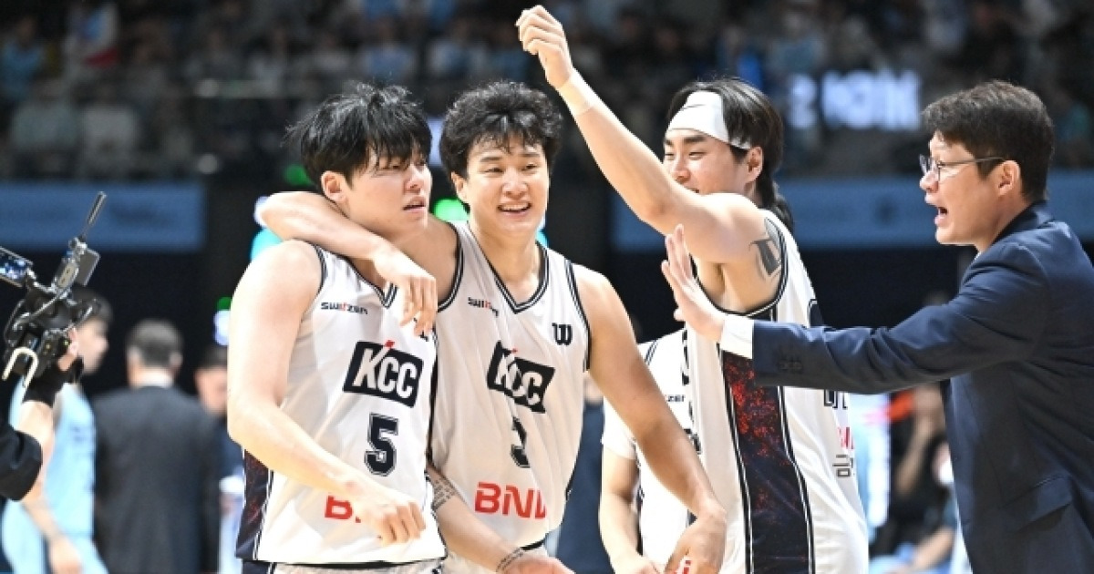 ‘첫 라운드 MVP 보인다!’ 허웅 빛난 KCC, 소노 꺾고 4연승 질주…SK, DB 잡고 4연패 탈출(종합) [KBL]