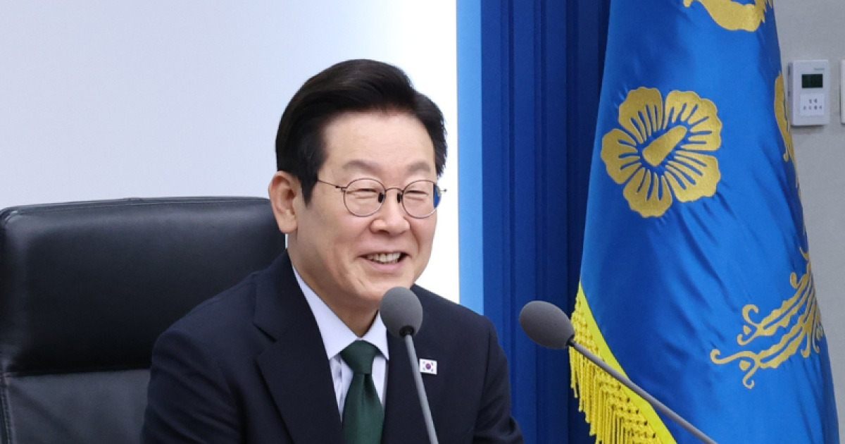 李대통령, 日신임 총리에 “취임 축하…APEC서 건설적 대화 기대”