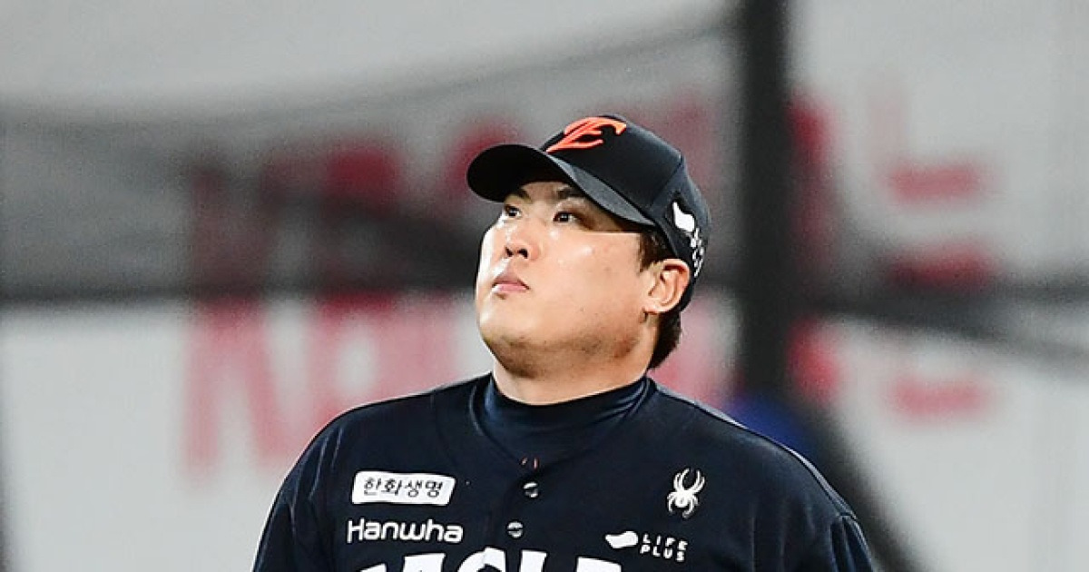 “역할 충분히 잘할 것”→4이닝 4실점…‘라팍 악몽’에 발목 잡힌 한화 류현진, 또다시 고개 숙였다 [MK PO3]