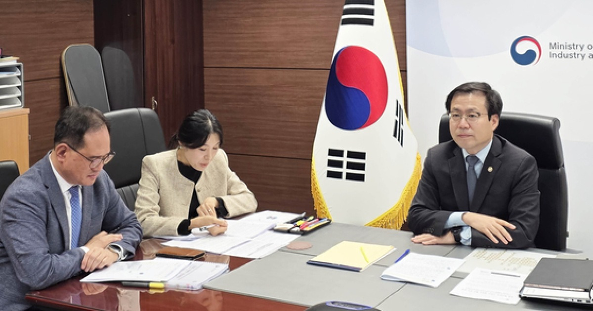Trade minister raises concerns over China's Hanwha sanctions