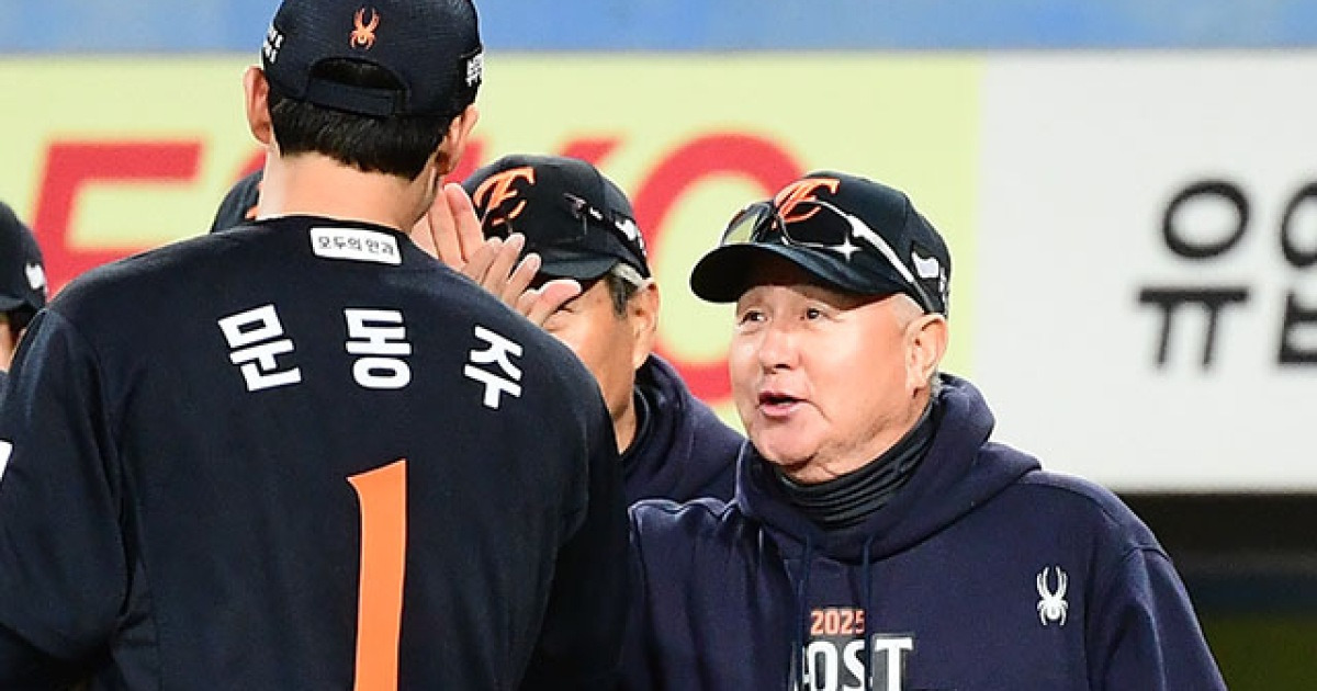 “너무 잘 던져 흐뭇했다”…‘4이닝 KKKKKK 역투’ 문동주에 아낌없는 박수 보낸 김경문 한화 감독 [PO3 인터뷰]