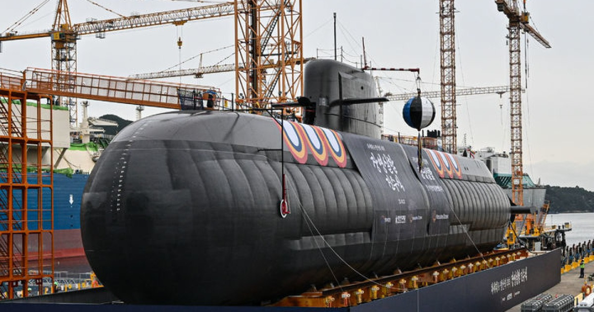 세계 최고 3600t급 디젤잠수함 '장영실함' 진수식 거행