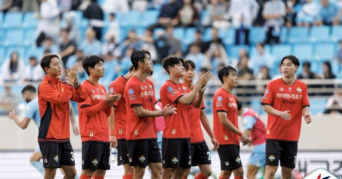 [SPO 현장] 일본 4위 잡는다! 'ACLE 7위' 강원, 비셀 고베전 선발 발표...김건희-이상헌 투톱 선택