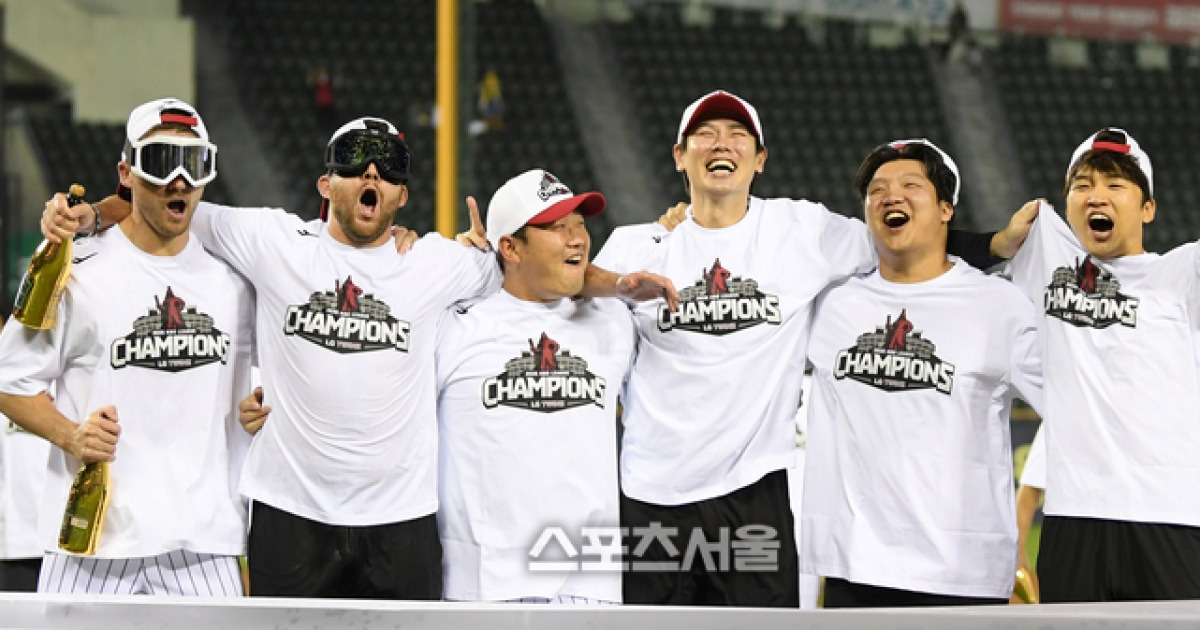 LG vs 한화 빅매치 보러 가실 분? 준비하시고, ‘광클’ 쏘세요! KBO, 25일 한국시리즈 티켓 오픈