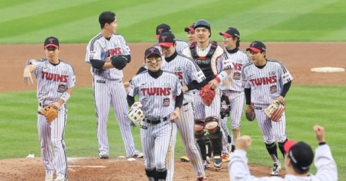 LG 8-2 대승이 예고하는 것...스윕 가능성 vs 류현진의 반전 카드