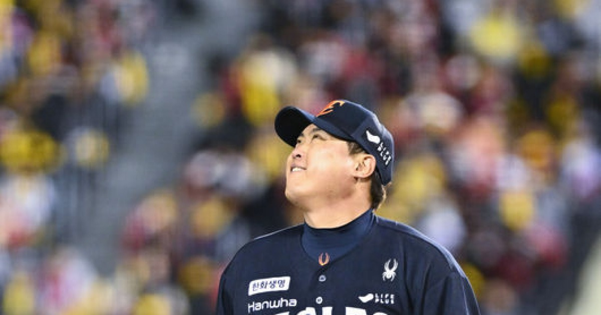 ‘한화팬들 자리 떴다’ 류현진 7실점 대참사…승승 LG 우승확률 100%다! 문보경-박동원 9타점 합작→13-5 대역전승 [KS2 리뷰]