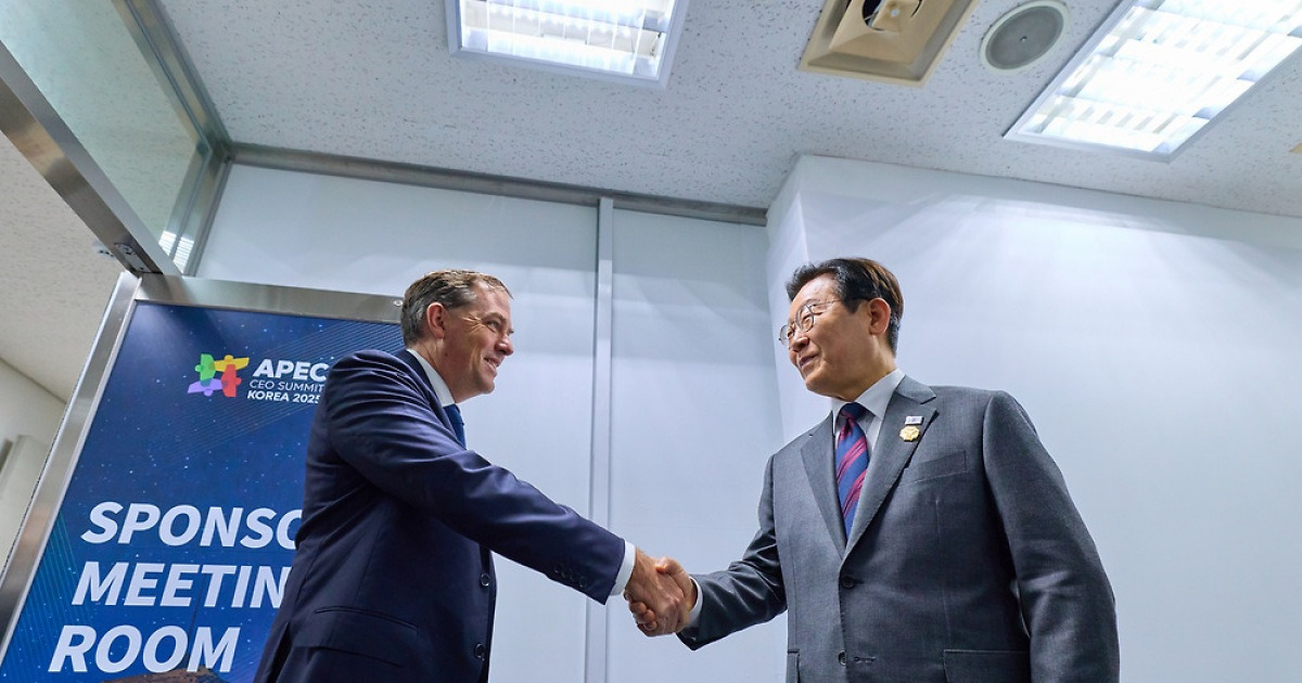 Seven global firms to invest $9B into Korea's key industries