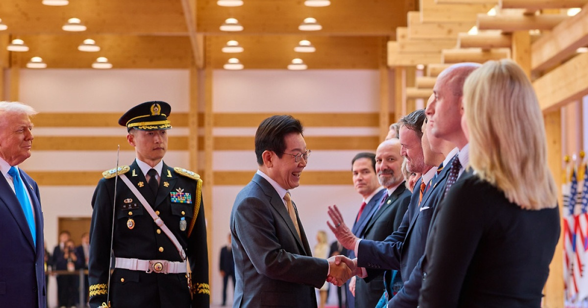 백악관 “대한항공, 보잉기 103대 구입… 가스공사, 美 LNG 연 330만t 사기로”