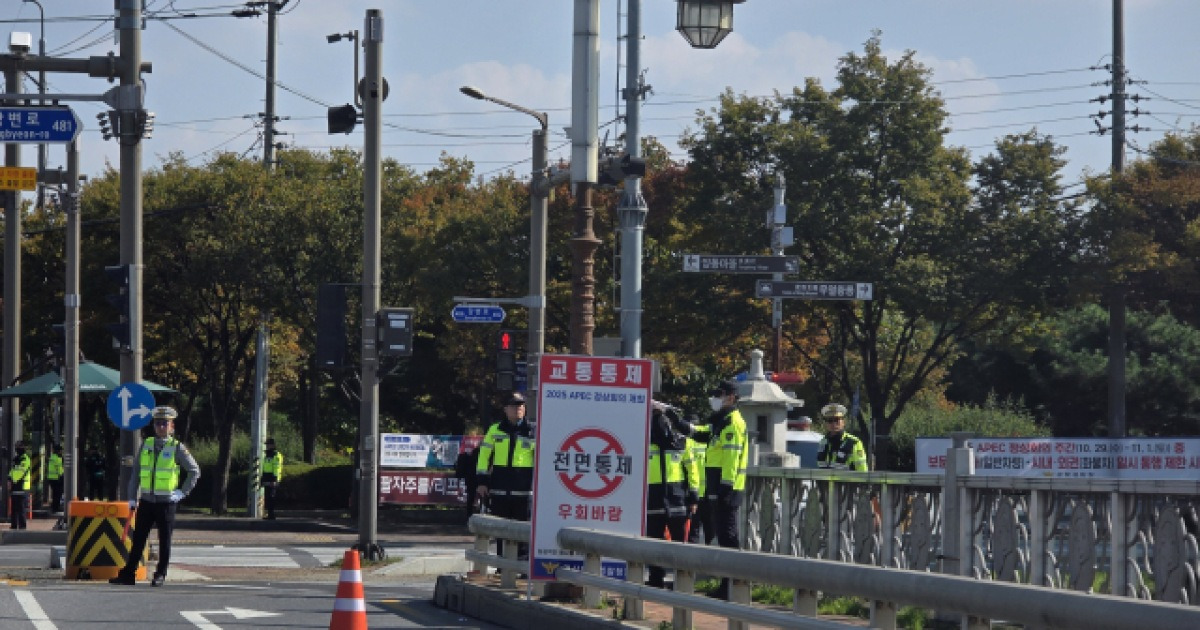 [경주APEC]7조4천억원 경제파급효과 거뒀지만…외신들 '하드웨어는 별로'