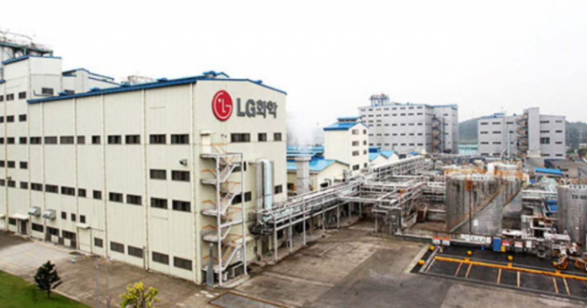 '석화 흑자' LG화학, 3분기 영업익 6797억원… 전년比 38.9%↑